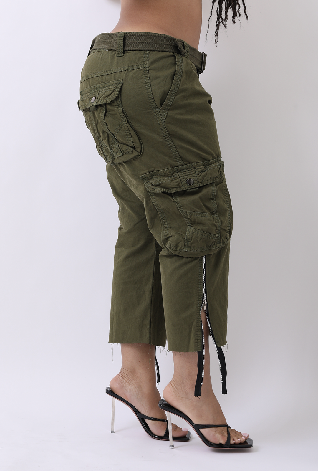 The Utility Cropped Cargo Capri Olive – BABES